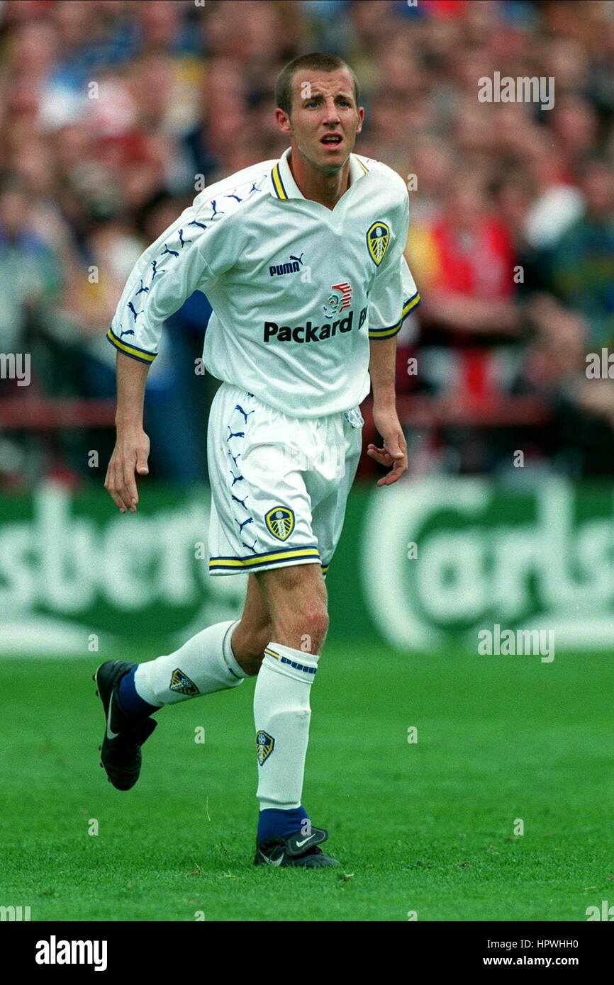 LEE BOWYER LEEDS UNITED FC 03 August 1998 Stock Photo - Alamy