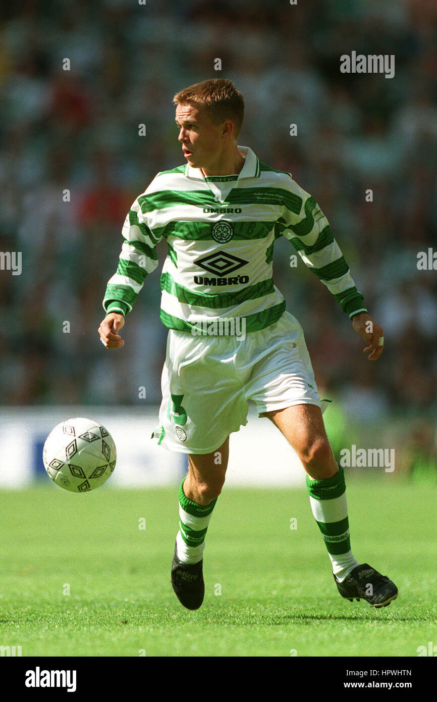 SIMON DONNELLY GLASGOW CELTIC FC 10 August 1998 Stock Photo - Alamy