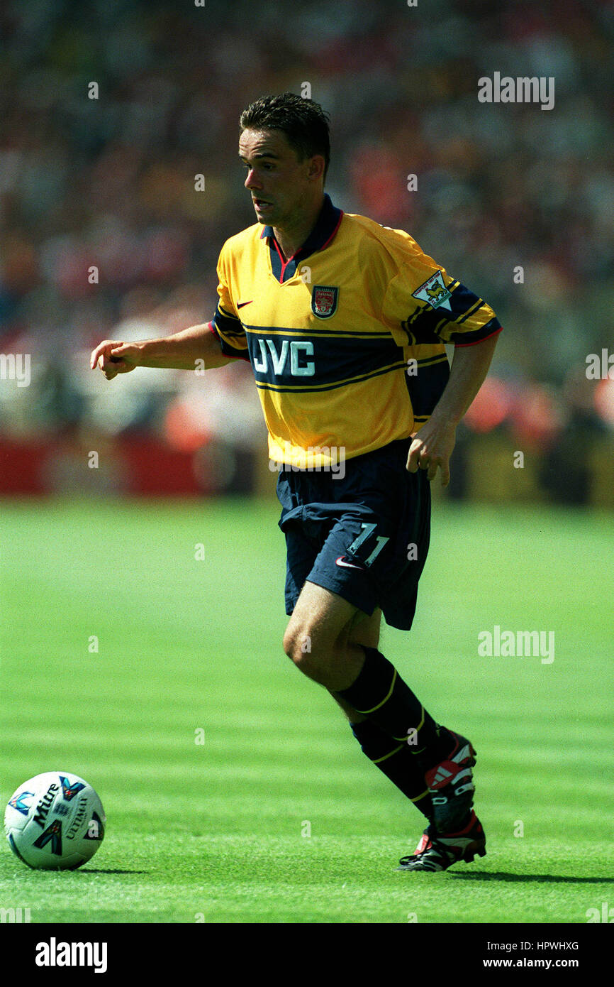 Arsenal overmars hi-res stock photography and images - Alamy Arsenal overmars hi-res stock photography and images - Alamy