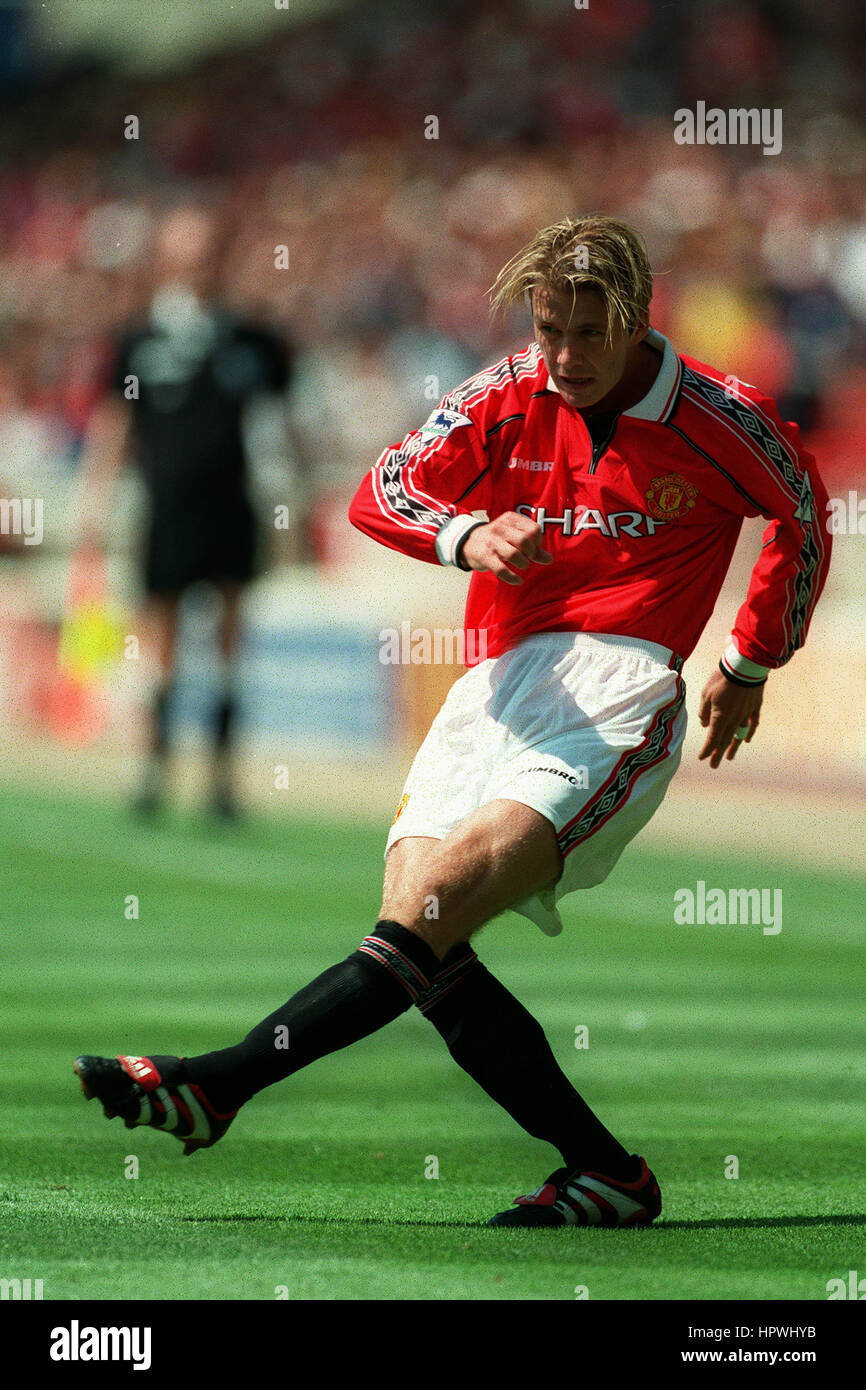 DAVID BECKHAM MANCHESTER UNITED FC 10 August 1998 Stock Photo - Alamy