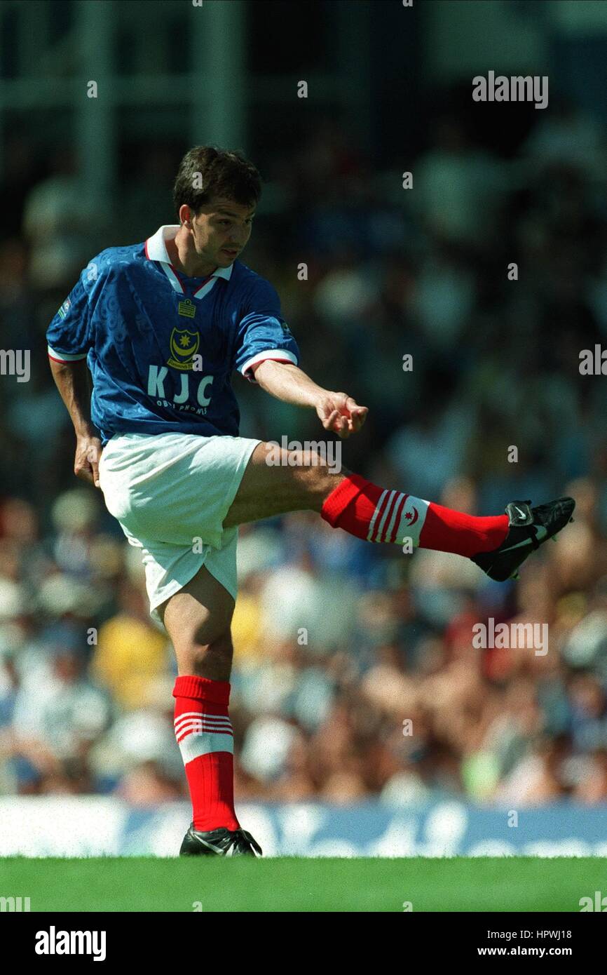 DAVID HILLIER PORTSMOUTH FC 10 August 1998 Stock Photo - Alamy