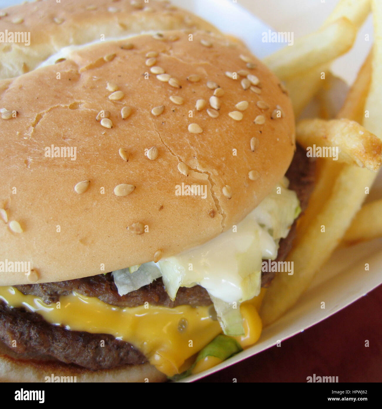Mcdonalds cheeseburger meat hi-res stock photography and images - Alamy