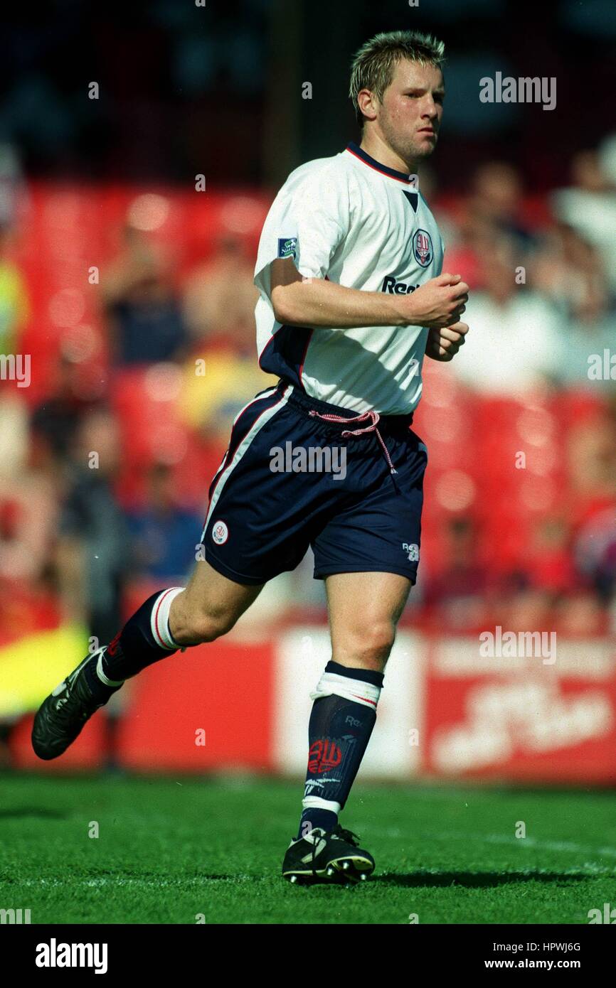 ANDY TODD BOLTON WANDERERS FC 10 August 1998 Stock Photo - Alamy