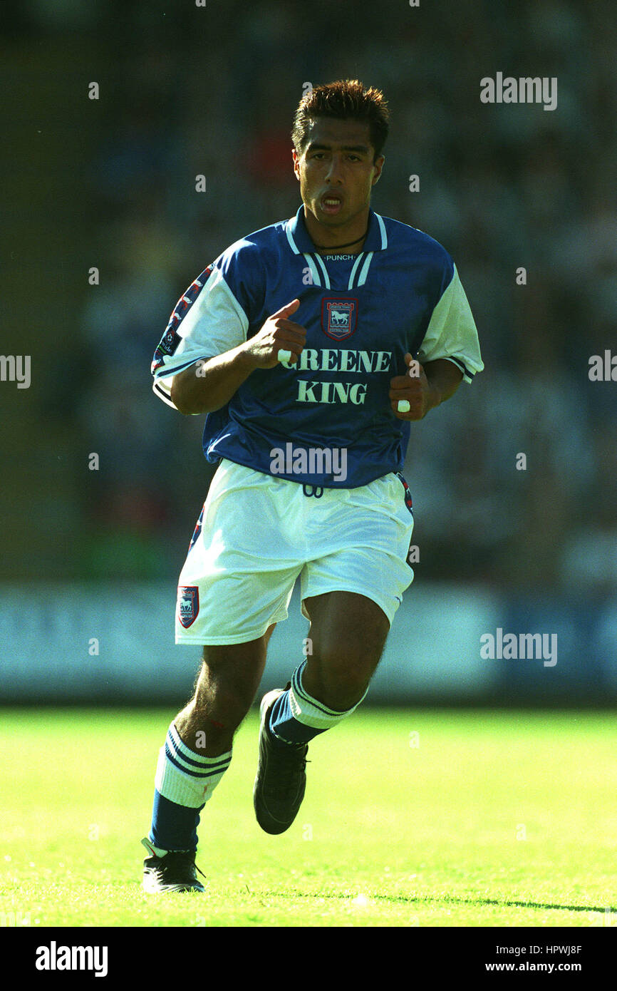 BOBBY PETTA IPSWICH TOWN FC 11 August 1998 Stock Photo - Alamy
