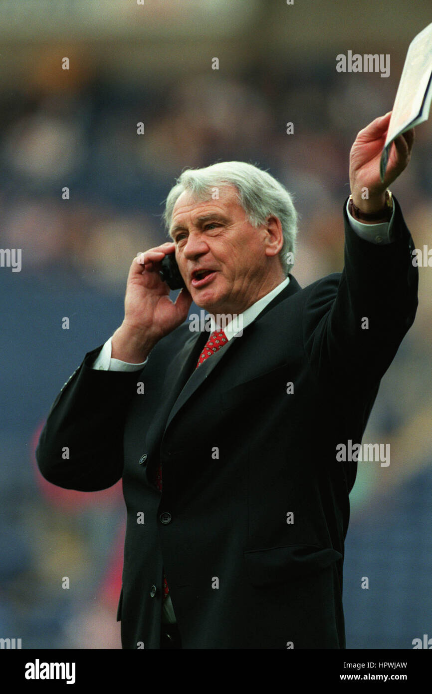 Bobby robson 1998 hi-res stock photography and images - Alamy