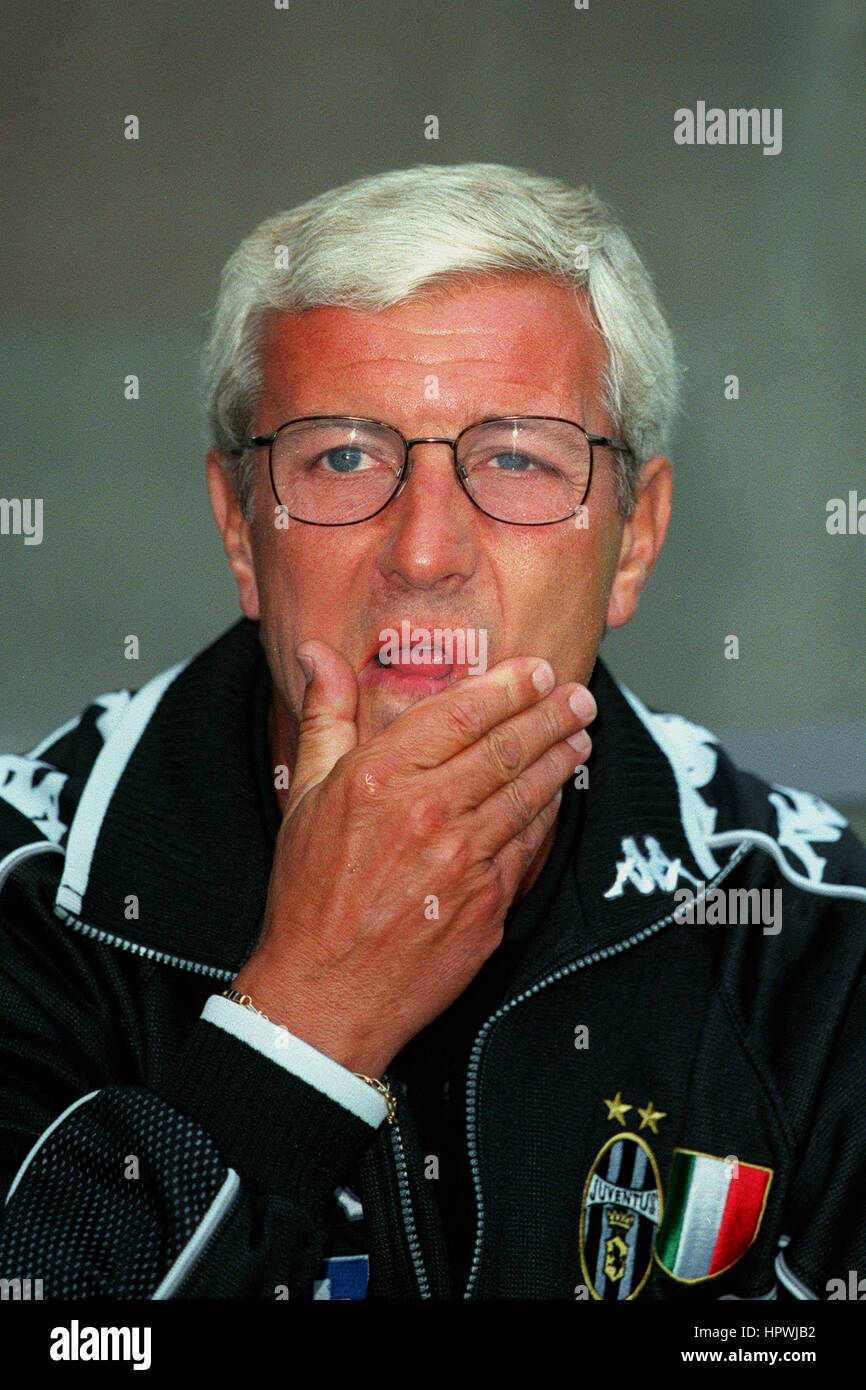 MARCELLO LIPPI JUVENTUS FC COACH 11 August 1998 Stock Photo - Alamy