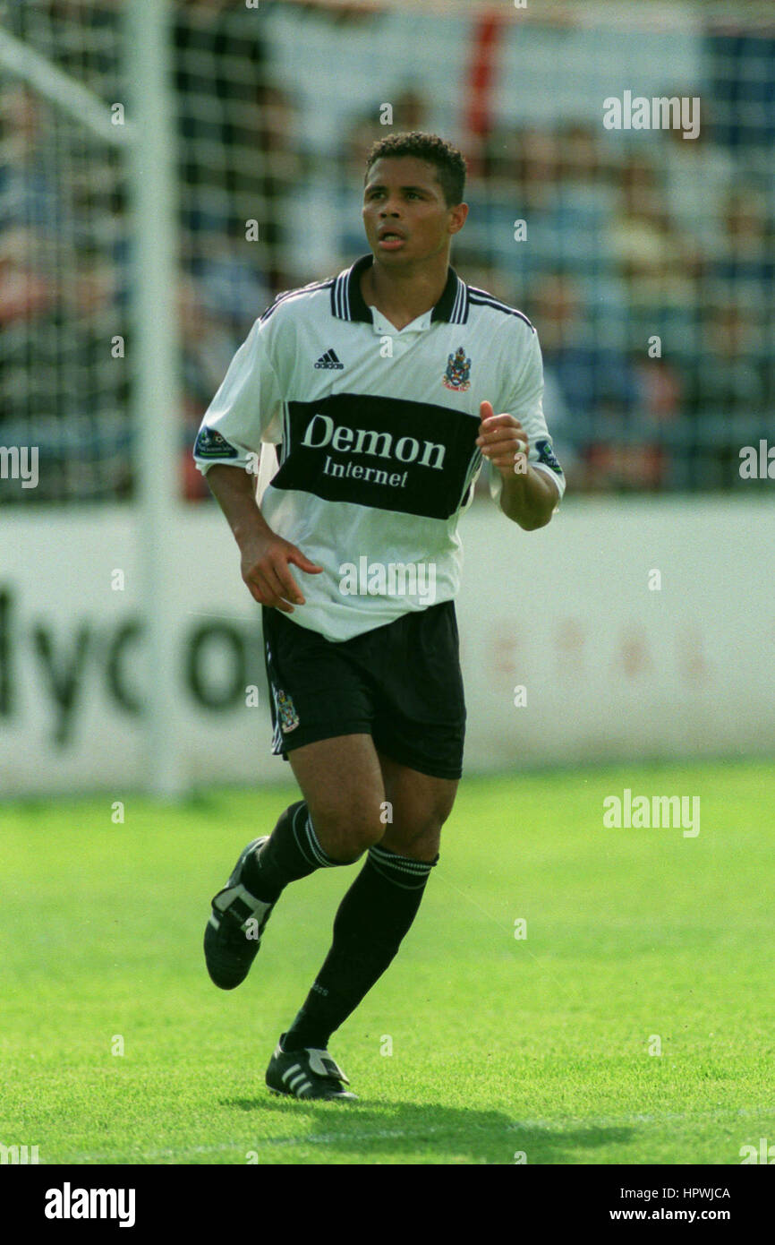 JOHN SALAKO FULHAM FC 12 August 1998 Stock Photo - Alamy