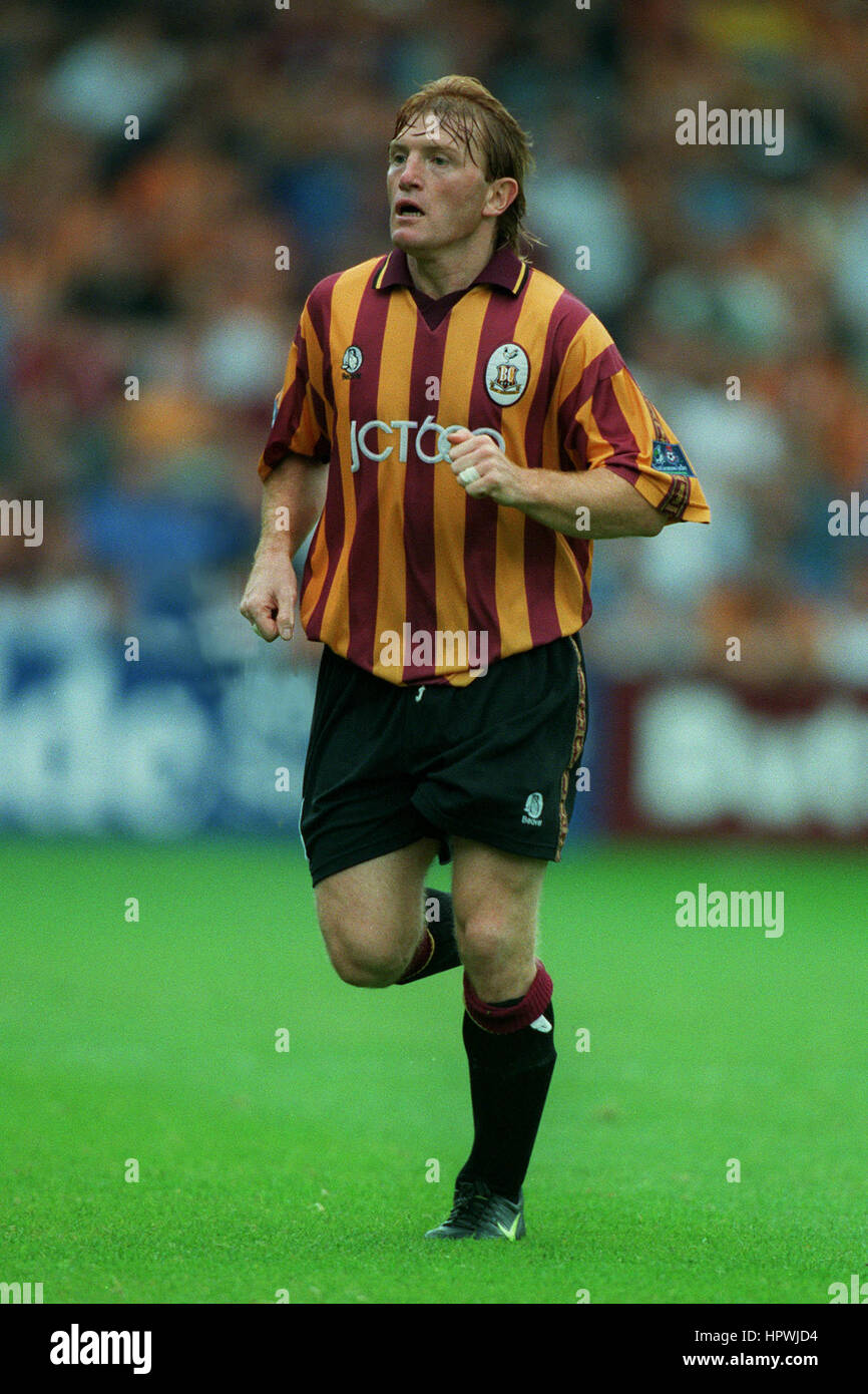 STUART MCCALL BRADFORD CITY FC 12 August 1998 Stock Photo - Alamy