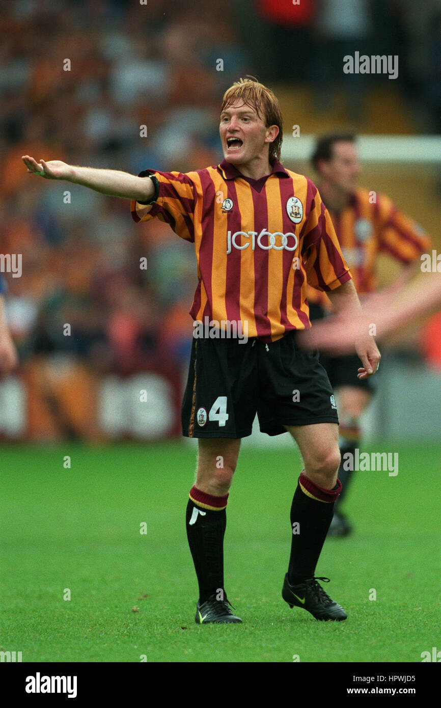 STUART MCCALL BRADFORD CITY FC 12 August 1998 Stock Photo - Alamy