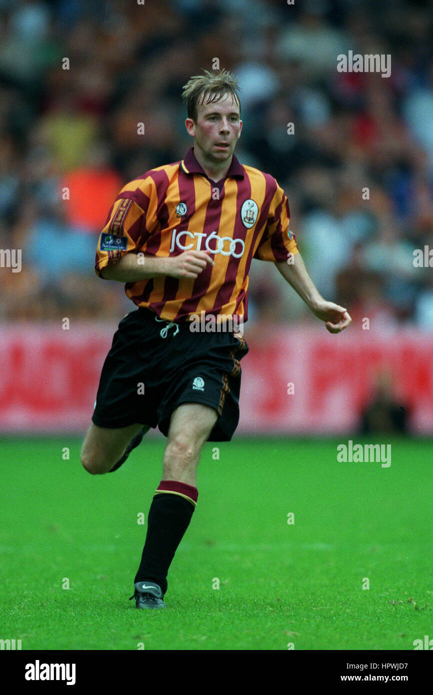 STEPHEN WRIGHT BRADFORD CITY FC 12 August 1998 Stock Photo - Alamy