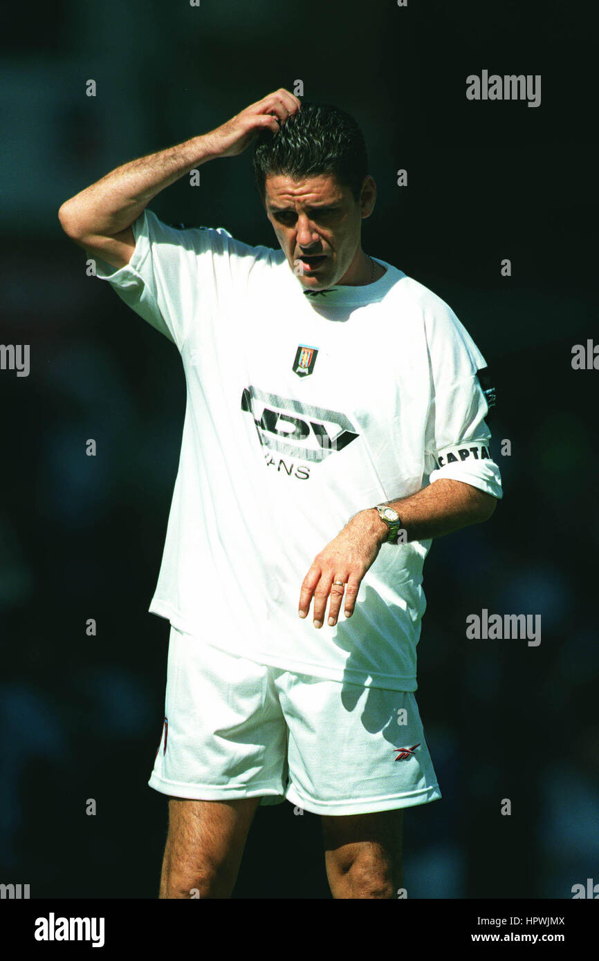 Aston villa manager john gregory hi-res stock photography and images ...
