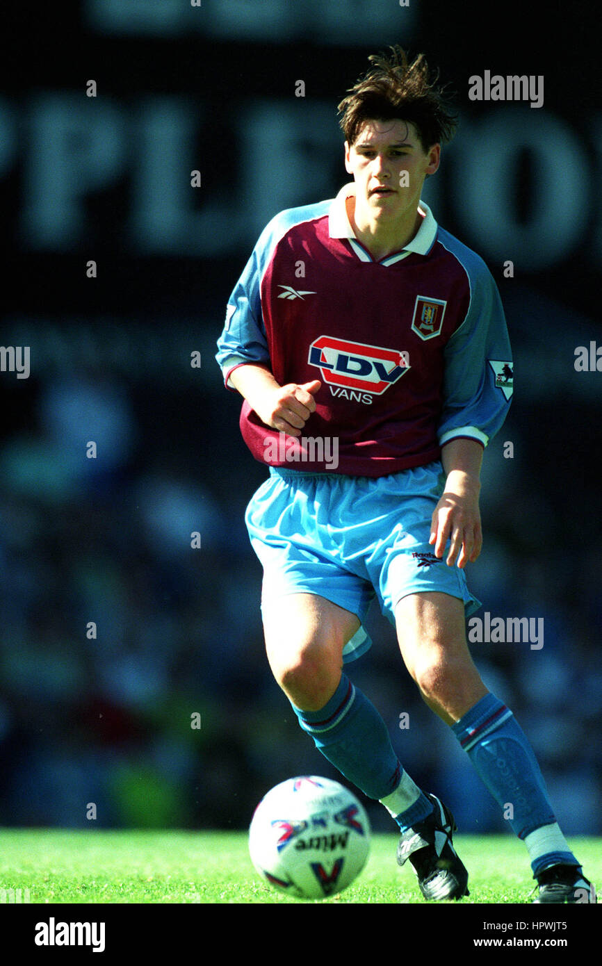 Gareth barry aston villa 1998 hi-res stock photography and images - Alamy