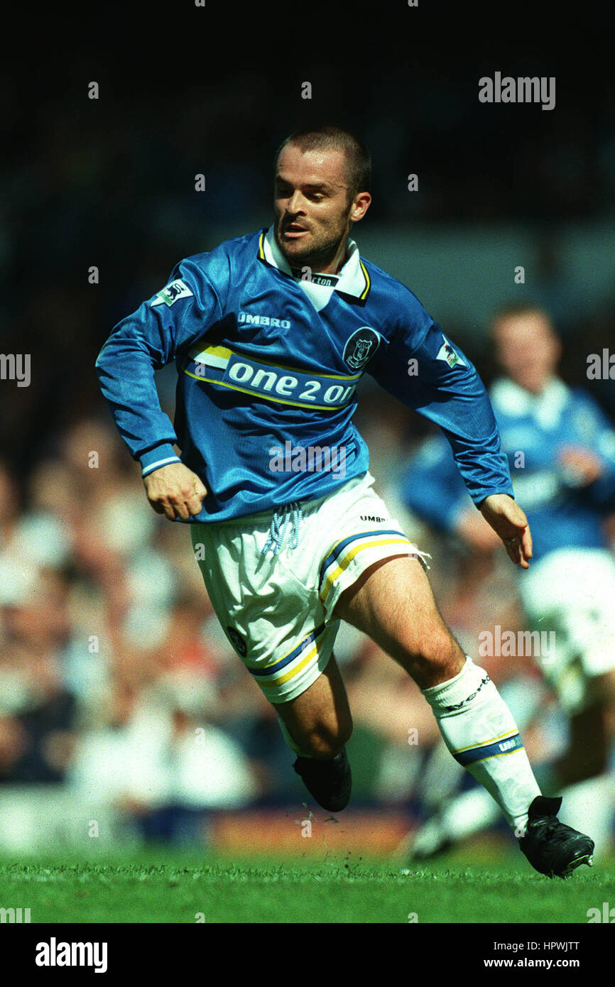 JOHN SPENCER EVERTON FC 15 August 1998 Stock Photo - Alamy