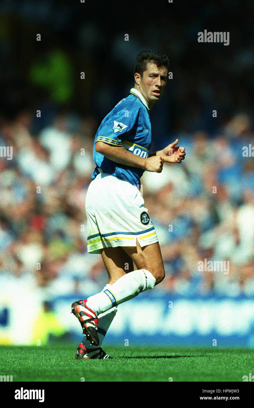 JOHN COLLINS EVERTON FC 15 August 1998 Stock Photo - Alamy