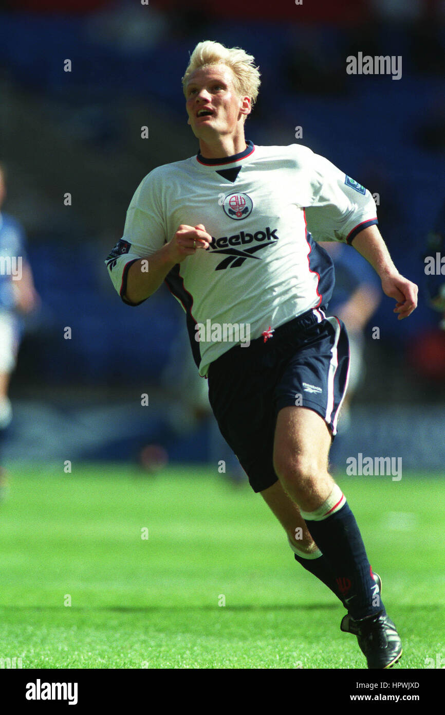 PER FRANDSEN BOLTON WANDERERS FC 17 August 1998 Stock Photo - Alamy