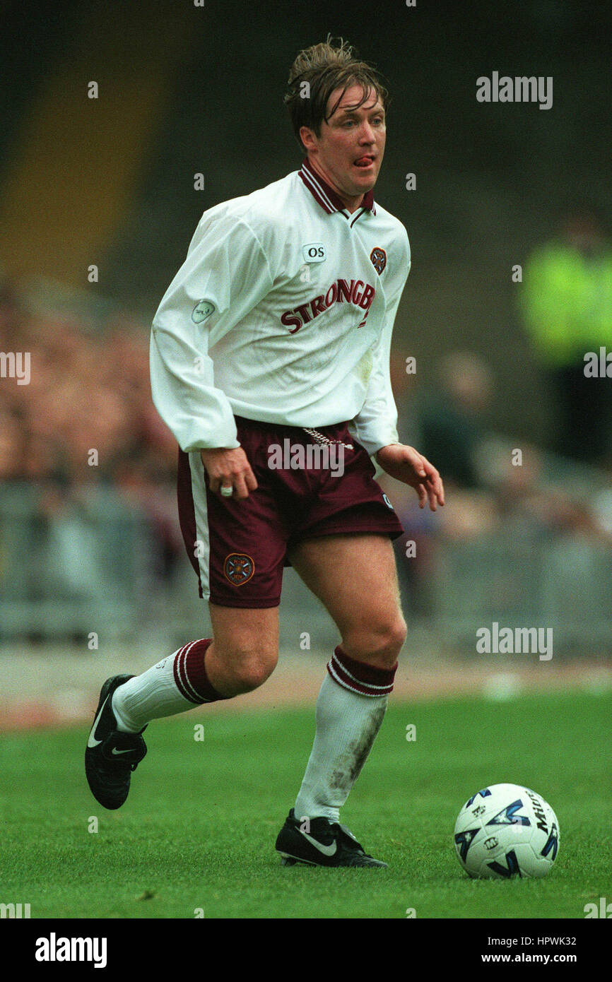 GARY LOCKE HEART OF MIDLOTHIAN FC 17 August 1998 Stock Photo - Alamy