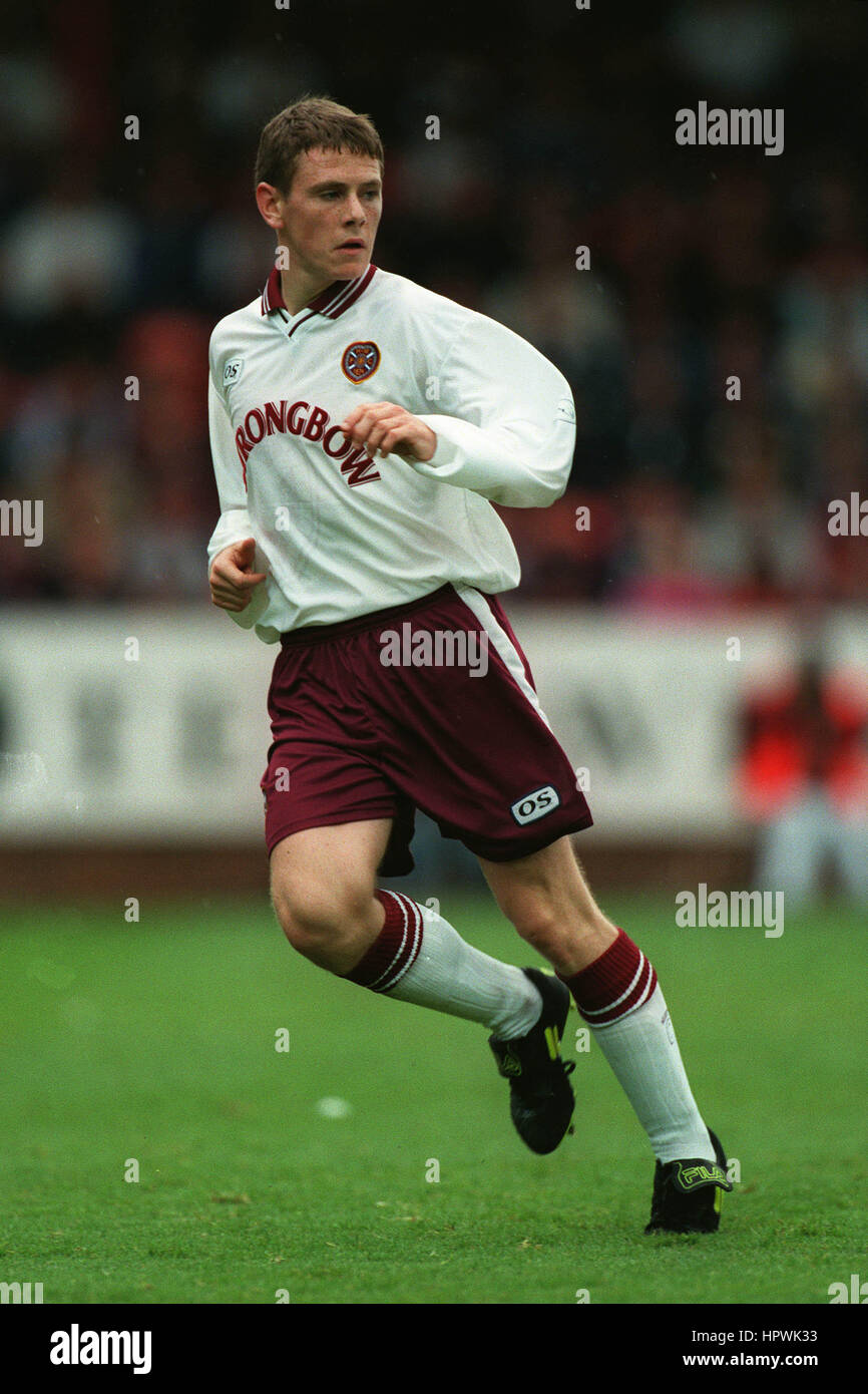 GARY NAYSMITH HEART OF MIDLOTHIAN FC 17 August 1998 Stock Photo - Alamy