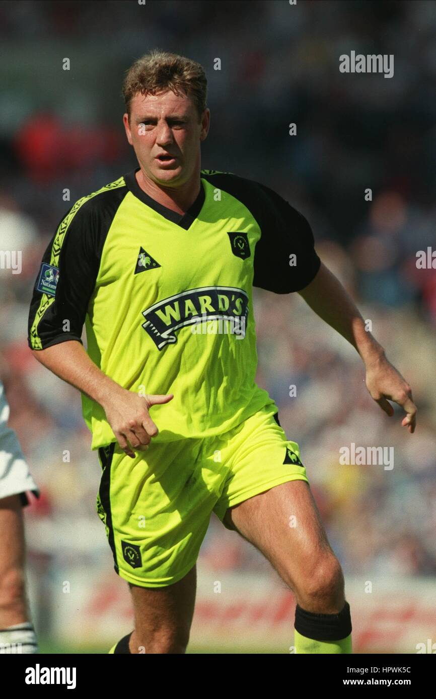 STEVE BRUCE SHEFFIELD UNITED FC 21 August 1998 Stock Photo - Alamy