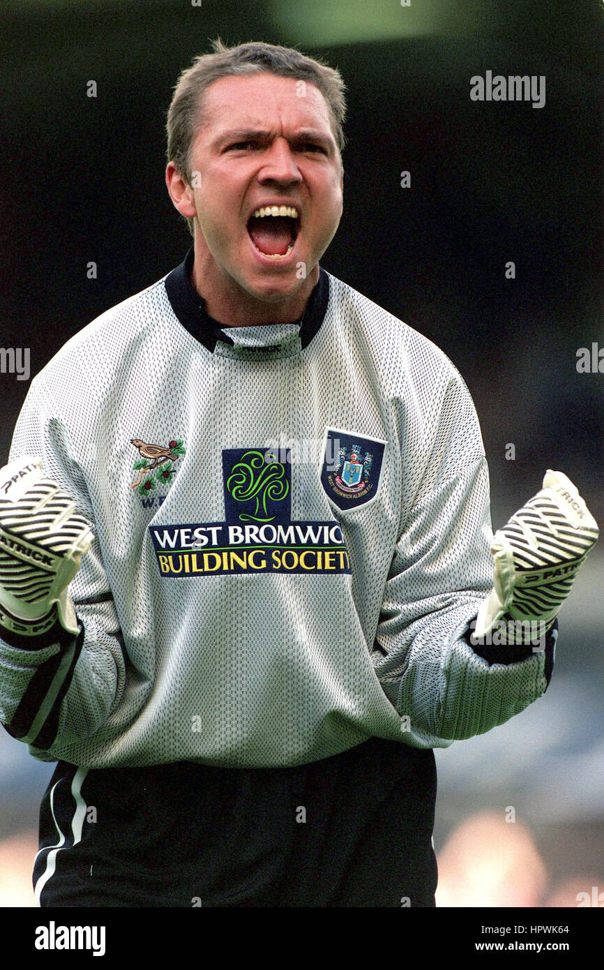 ALAN MILLER WEST BROMWICH ALBION FC 21 August 1998 Stock Photo - Alamy