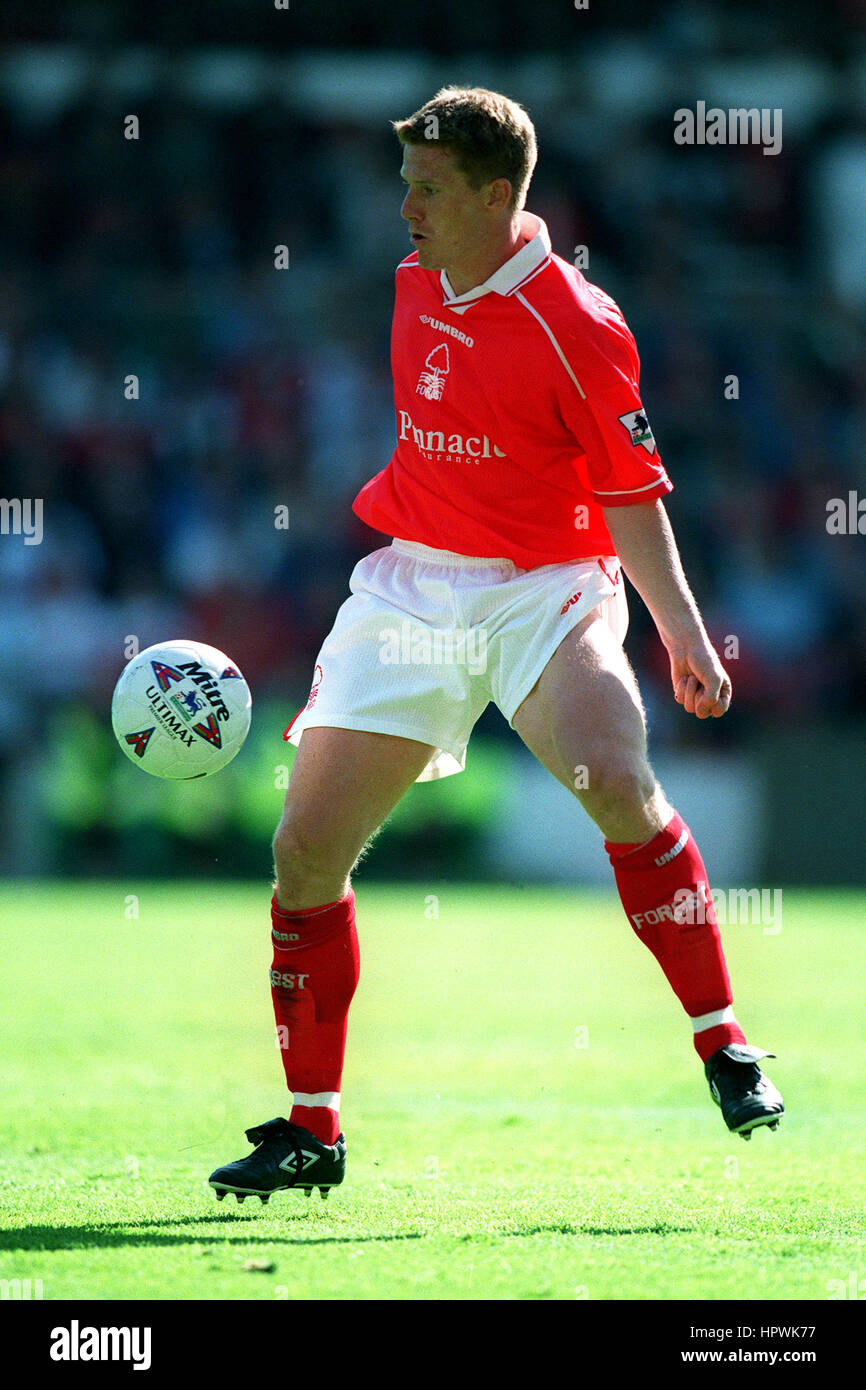 CRAIG ARMSTRONG NOTTINGHAM FOREST FC 22 August 1998 Stock Photo - Alamy