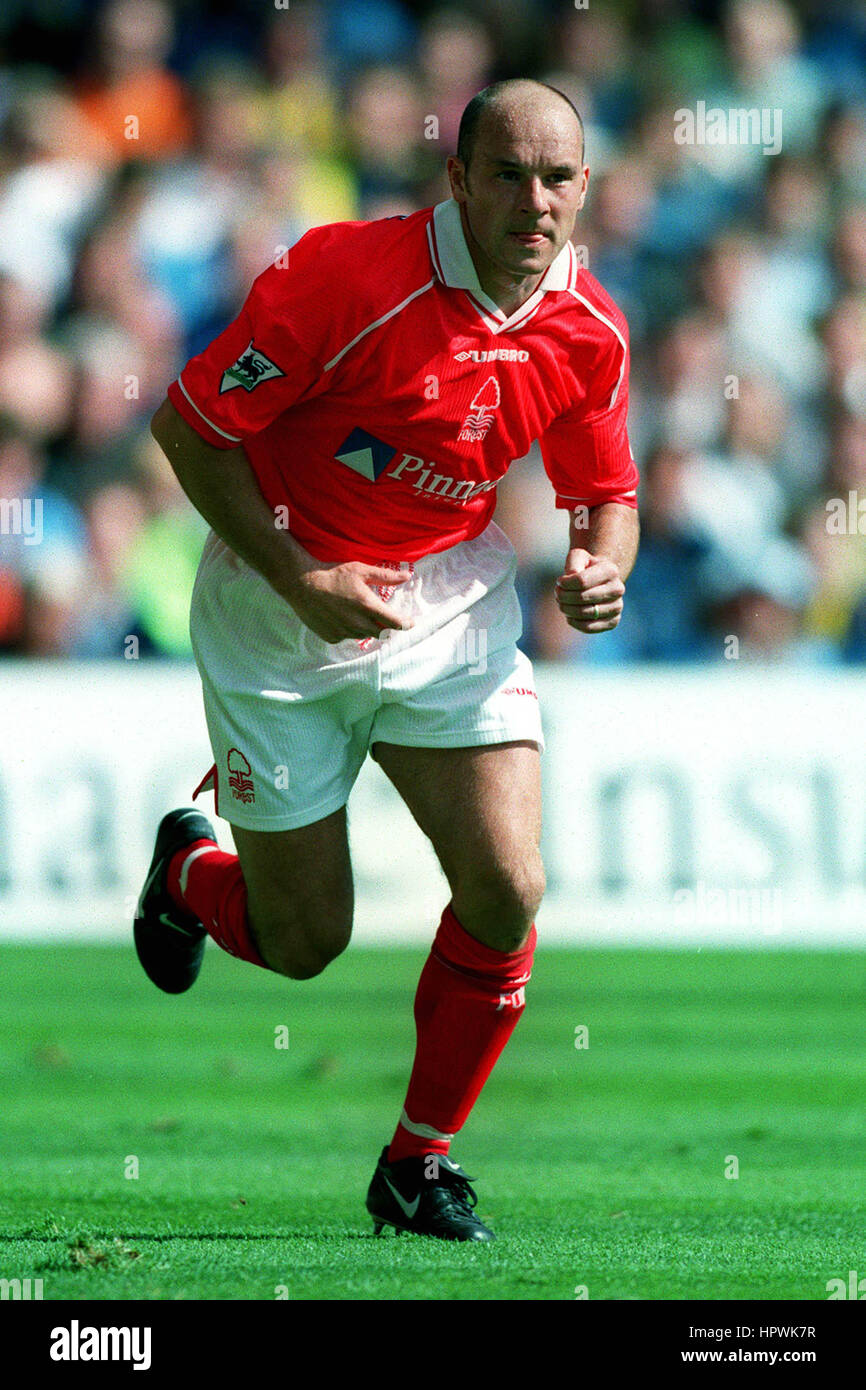 STEVE STONE NOTTINGHAM FOREST FC 22 August 1998 Stock Photo - Alamy