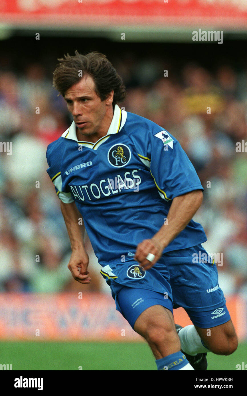 GIANFRANCO ZOLA CHELSEA FC 24 August 1998 Stock Photo - Alamy