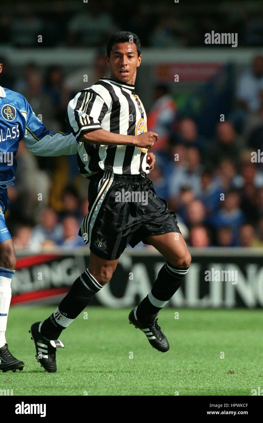 Nolberto solano hi-res stock photography and images - Alamy