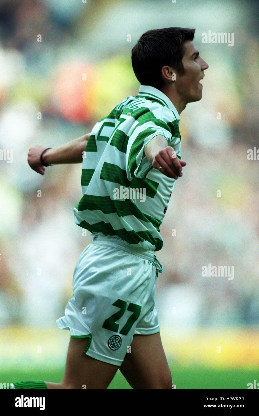 MARK BURCHILL GLASGOW CELTIC FC 24 August 1998 Stock Photo - Alamy