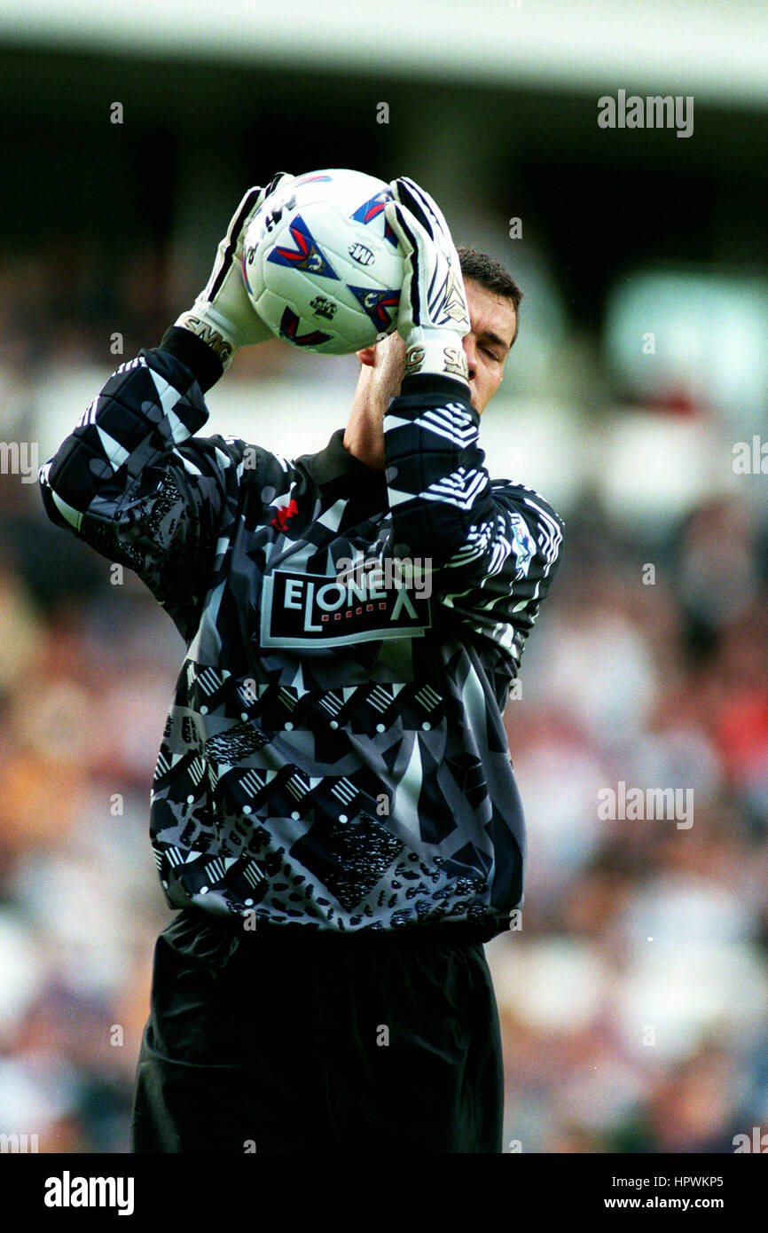 NEIL SULLIVAN WIMBLEDON FC 26 August 1998 Stock Photo - Alamy