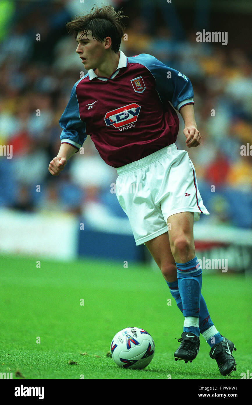 GARETH BARRY ASTON VILLA FC 30 August 1998 Stock Photo - Alamy