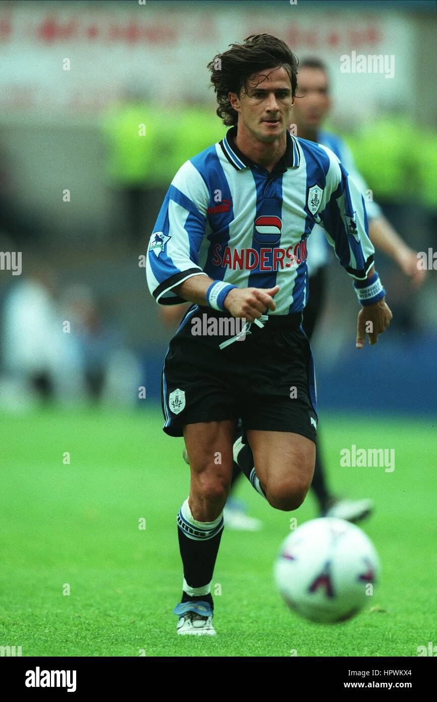 BENITO CARBONE SHEFFIELD WEDNESDAY FC 30 August 1998 Stock Photo - Alamy