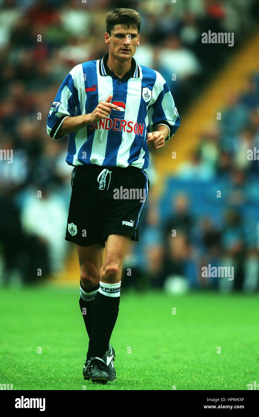 WIM JONK SHEFFIELD WEDNESDAY FC 30 August 1998 Stock Photo - Alamy