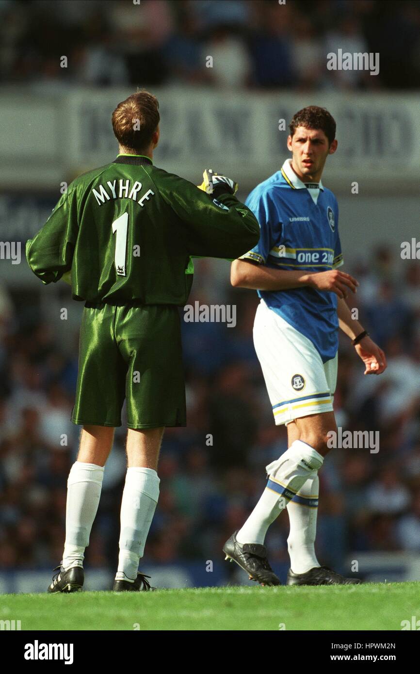 THOMAS MYHRE & MARCO MATERAZZI EVERTON FC 01 September 1998 Stock Photo ...