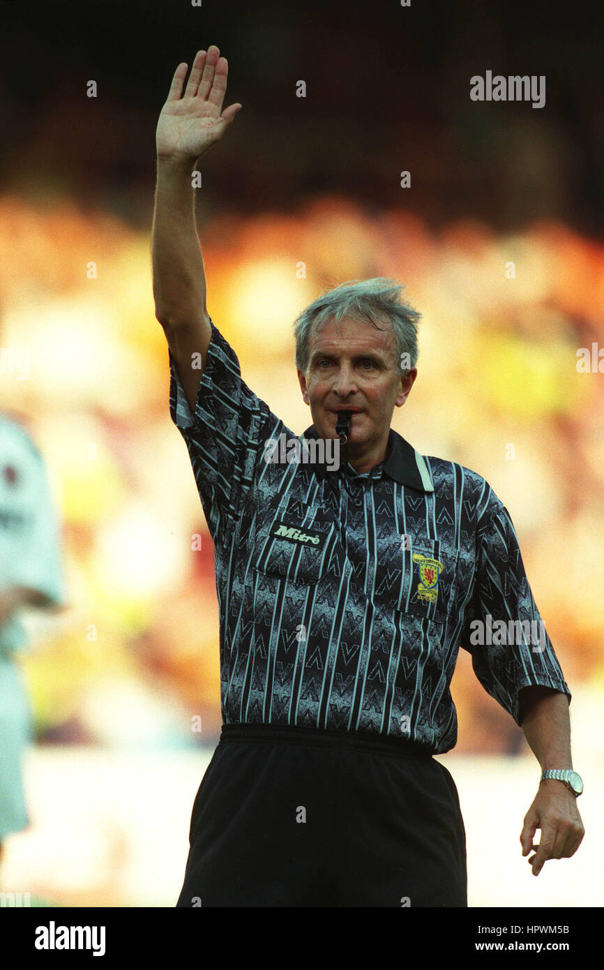 JIM MCCLUSKEY REFEREE SCOTTISH PREM. LEAGUE 01 September 1998 Stock ...