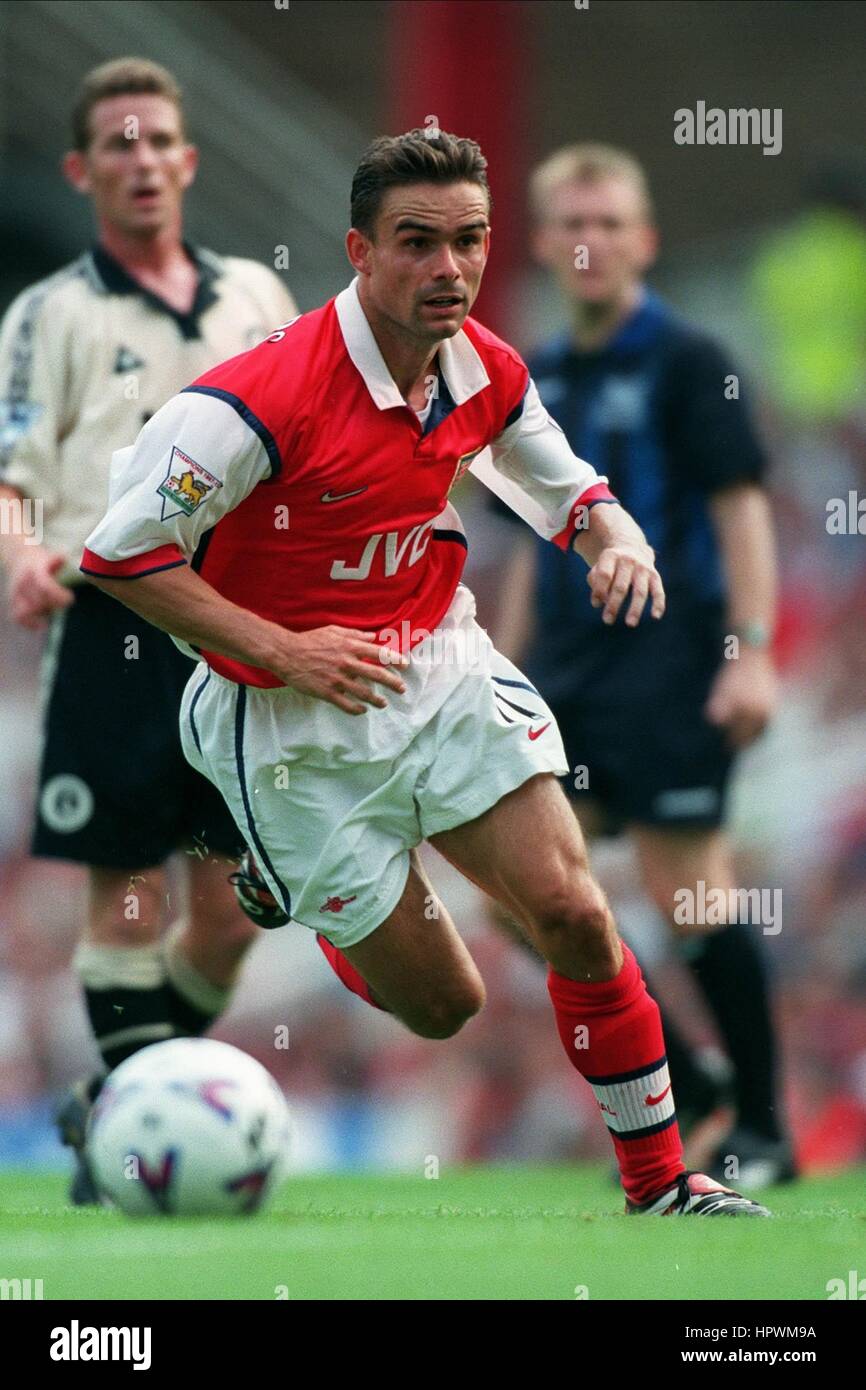 MARC OVERMARS ARSENAL FC 01 September 1998 Stock Photo - Alamy