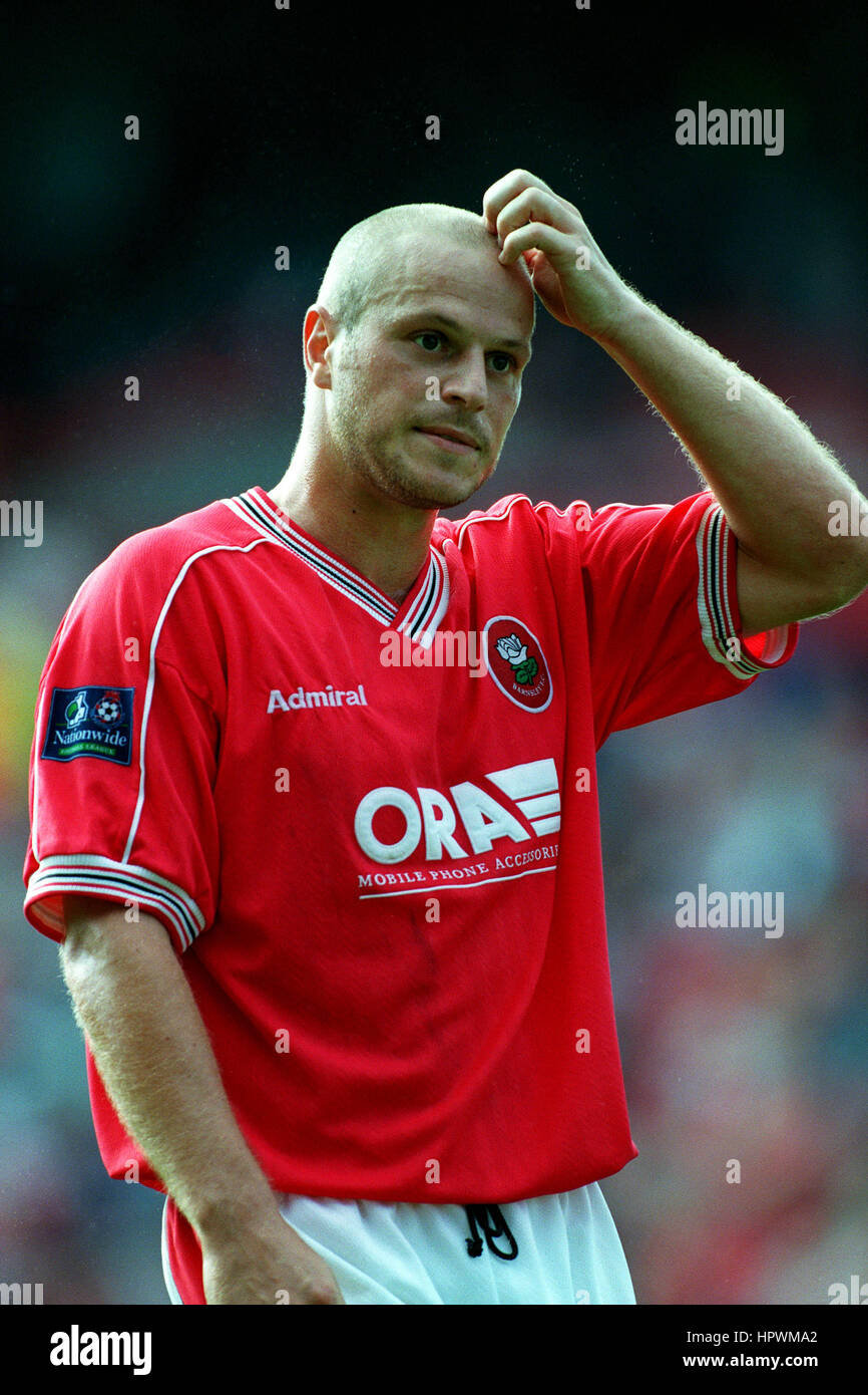 ROBIN VAN DER LAAN BARNSLEY FC 01 September 1998 Stock Photo - Alamy