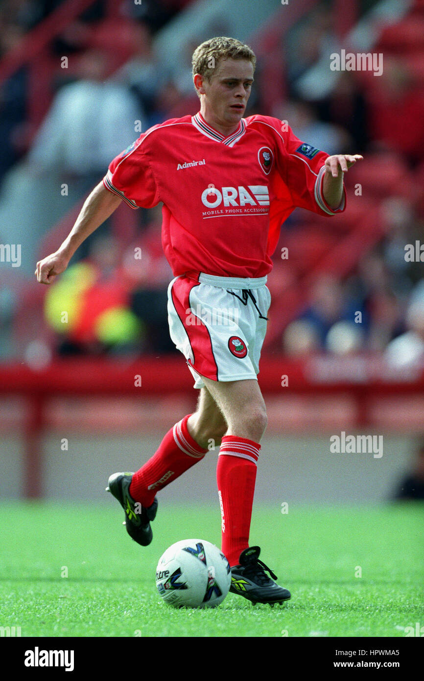 MARTIN BULLOCK BARNSLEY FC 01 September 1998 Stock Photo - Alamy