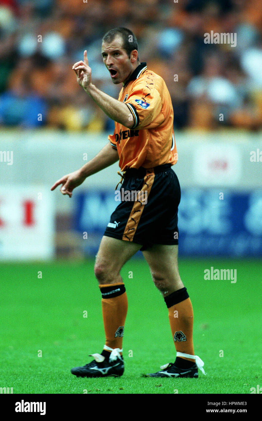 STEVE BULL WOLVERHAMPTON WANDERERS FC 01 September 1998 Stock Photo - Alamy
