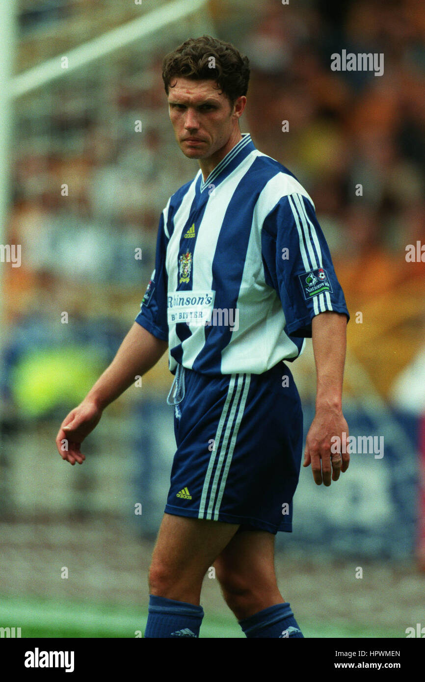 MARTIN MCINTOSH STOCKPORT COUNTY FC 01 September 1998 Stock Photo - Alamy