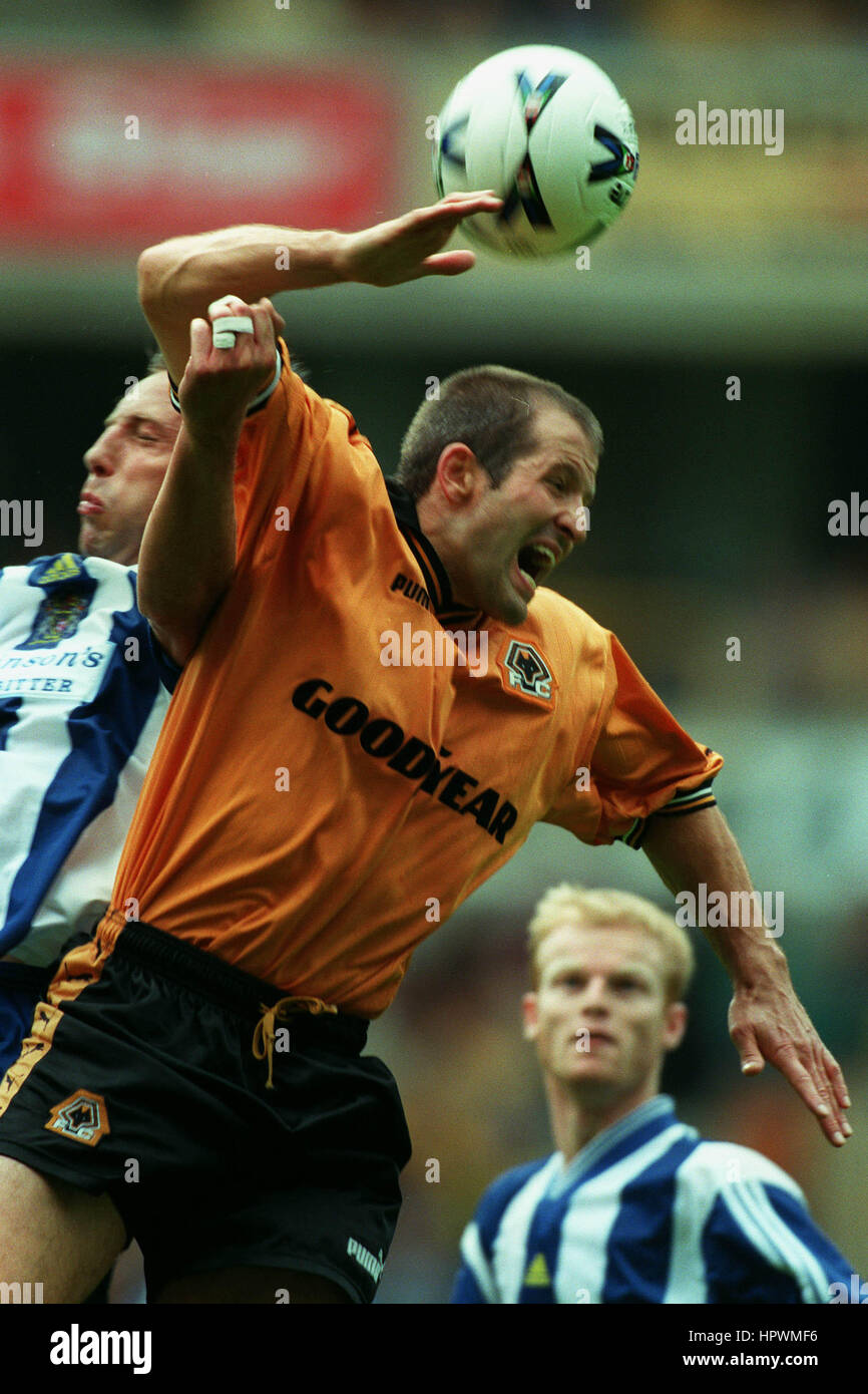 STEVE BULL WOLVERHAMPTON WANDERERS FC 01 September 1998 Stock Photo - Alamy