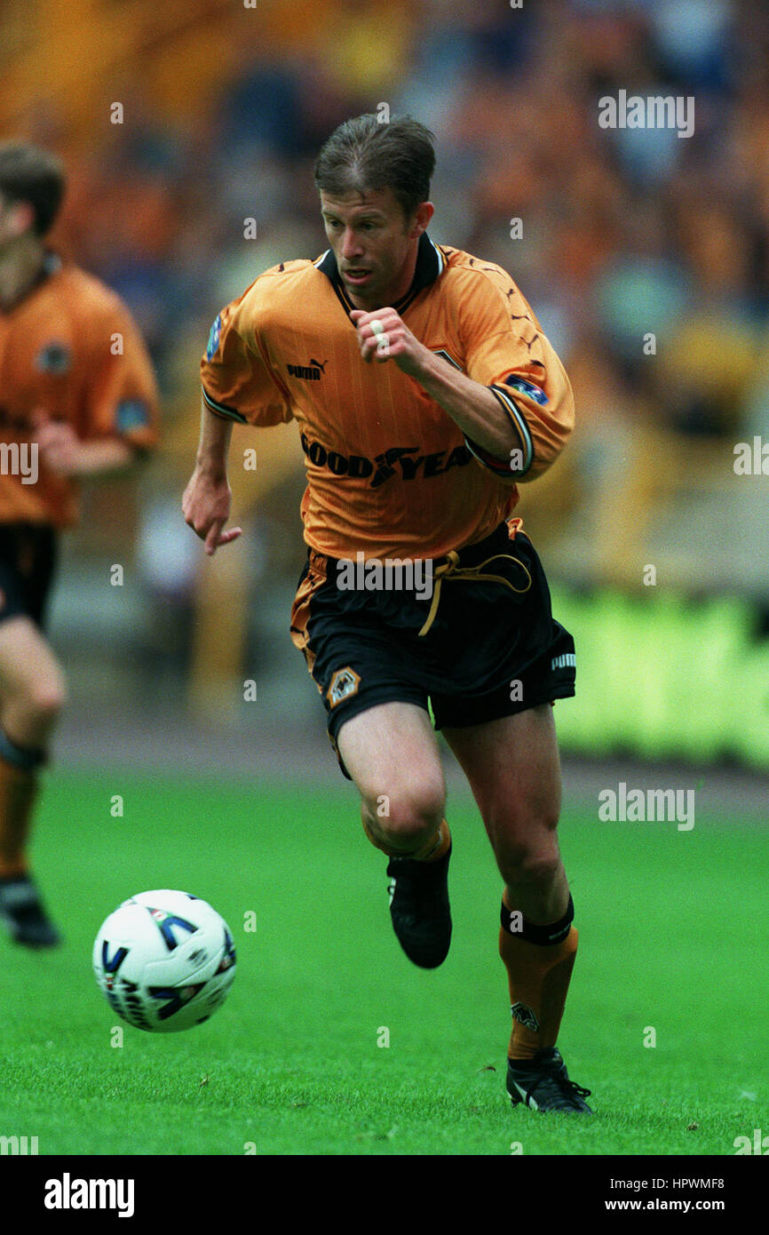 STEVE FROGGATT WOLVERHAMPTON WANDERERS FC 01 September 1998 Stock Photo ...