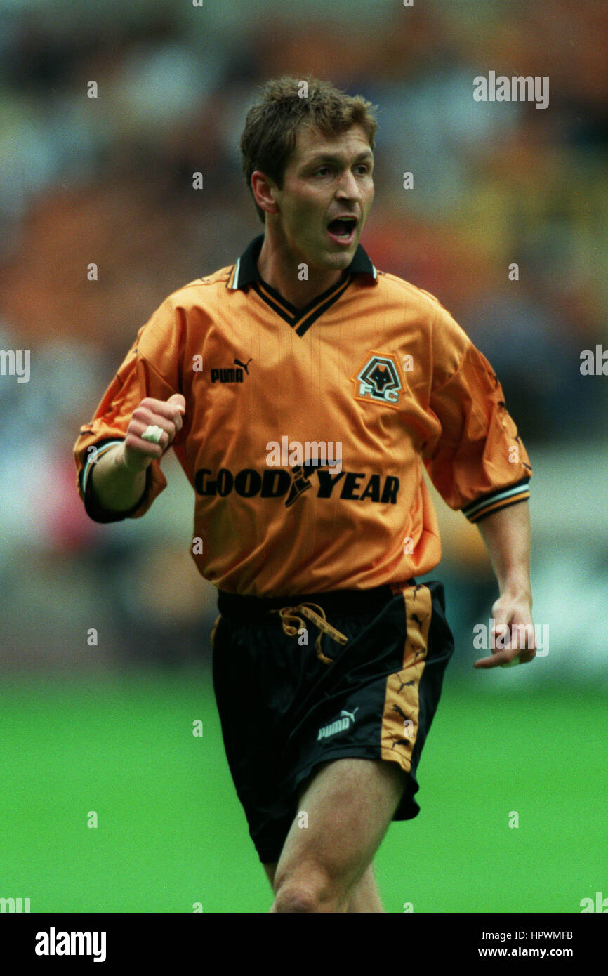 SIMON OSBORN WOLVERHAMPTON WANDERERS FC 01 September 1998 Stock Photo ...