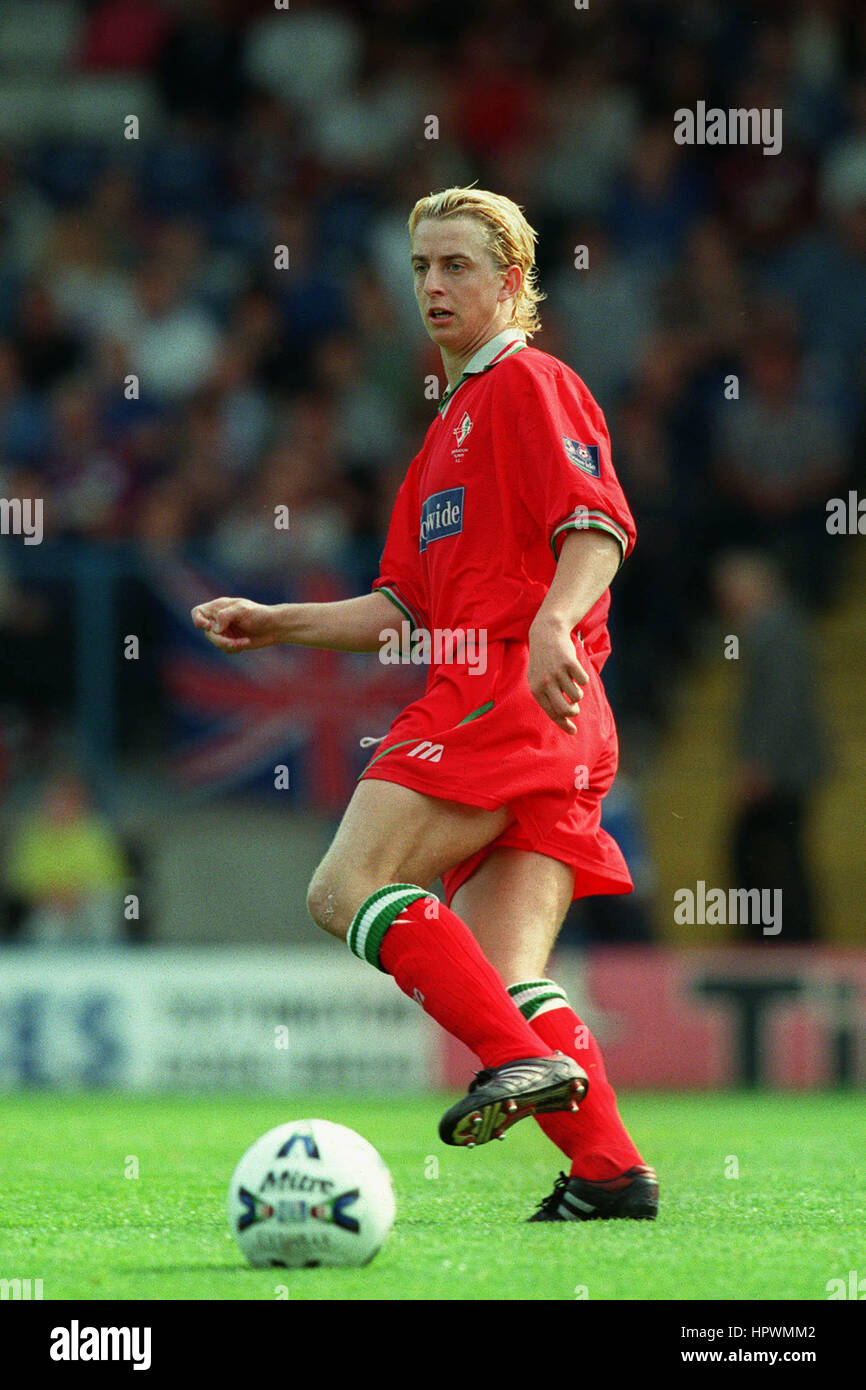 ROBIN HULBERT SWINDON TOWN FC 02 September 1998 Stock Photo - Alamy