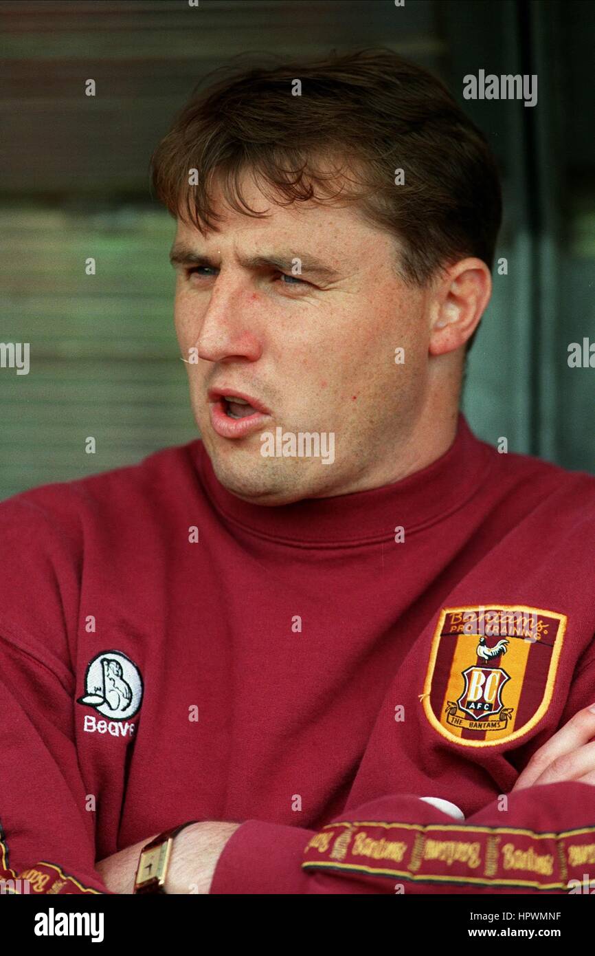 PAUL JEWELL BRADFORD CITY MANAGER 02 September 1998 Stock Photo - Alamy