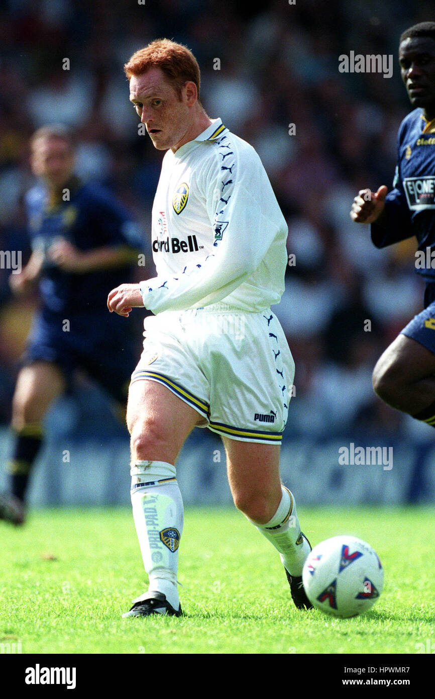DAVID HOPKIN LEEDS UNITED FC 02 September 1998 Stock Photo - Alamy
