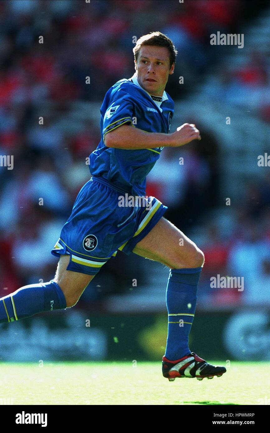 NICK BARMBY EVERTON FC 19 September 1998 Stock Photo - Alamy