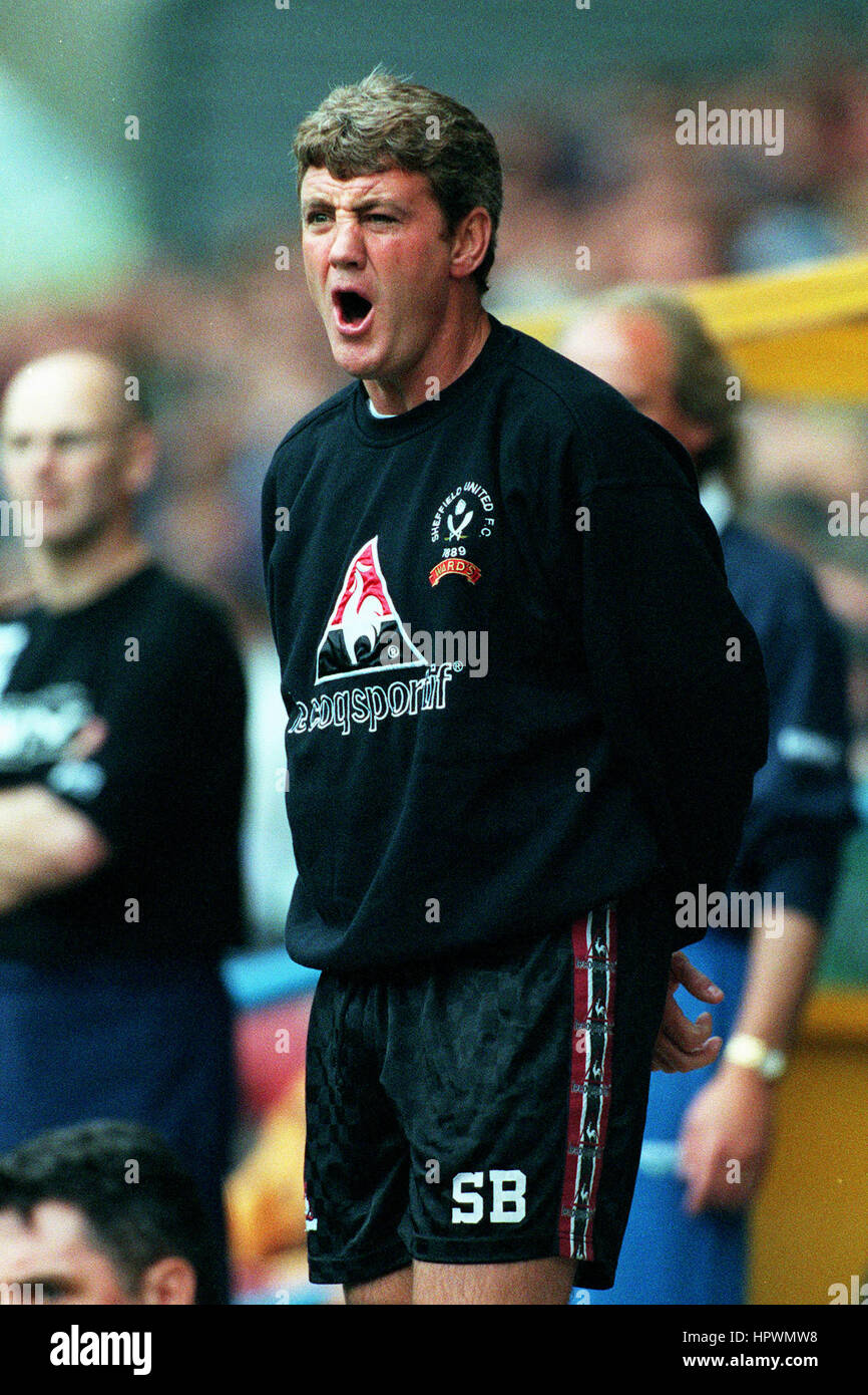 STEVE BRUCE SHEFFIELD UNITED FC MANAGER 05 September 1998 Stock Photo ...