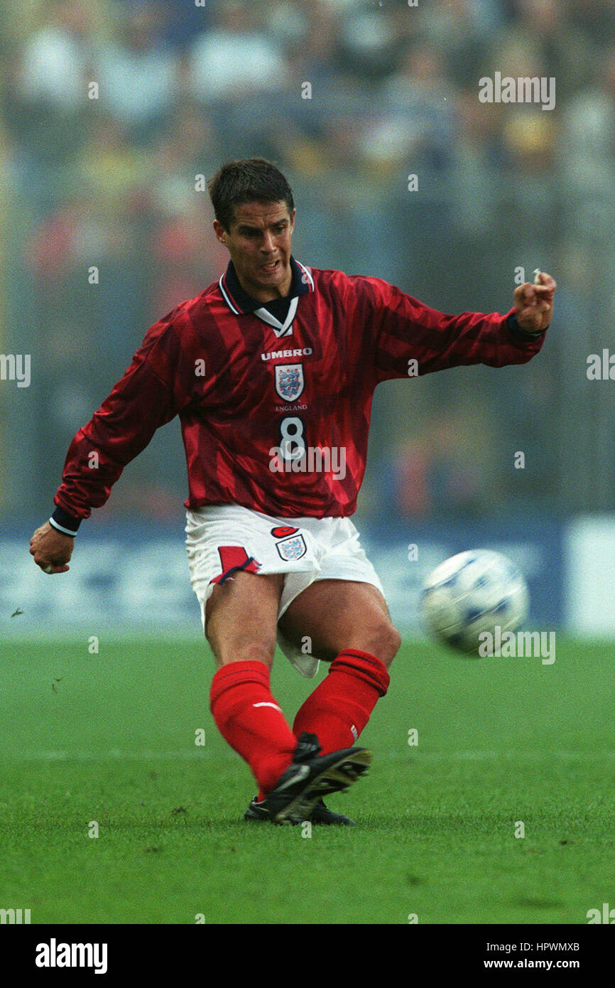 JAMIE REDKNAPP ENGLAND & LIVERPOOL FC 07 September 1998 Stock Photo - Alamy