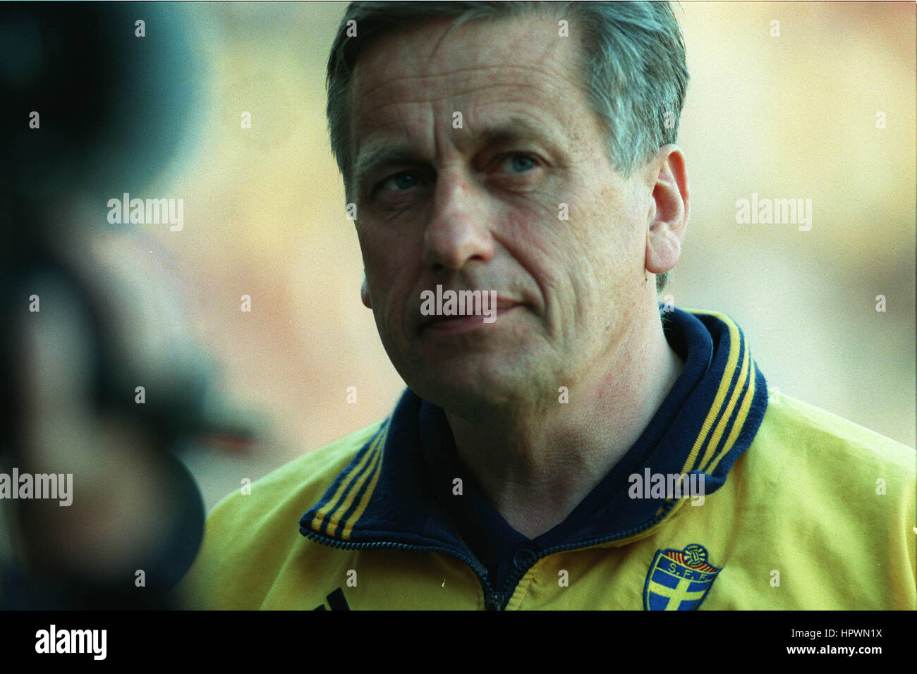 TOMMY SODERBERG SWEDEN COACH 08 September 1998 Stock Photo - Alamy