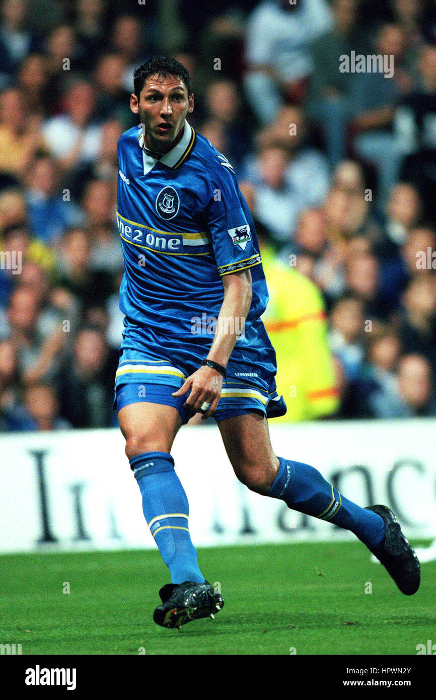 MARCO MATERAZZI EVERTON FC 09 September 1998 Stock Photo - Alamy